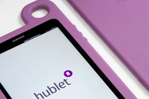 Máy tính bảng Hublet | Sao Mai Education Group